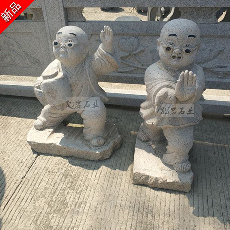 Stone carving little novice monk - iNEWS