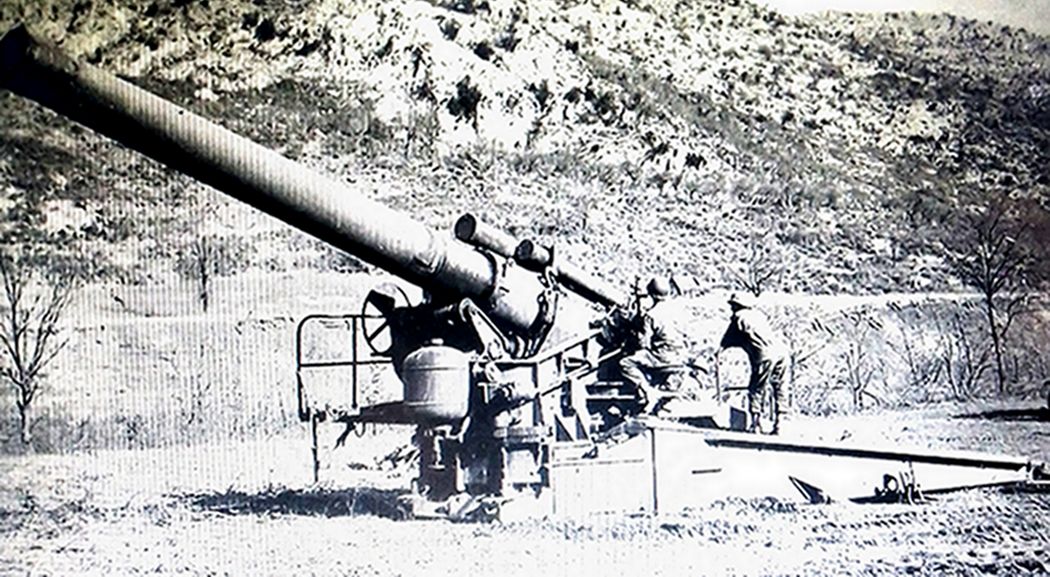 M1 240mm howitzer of American artillery in World War II - iNEWS