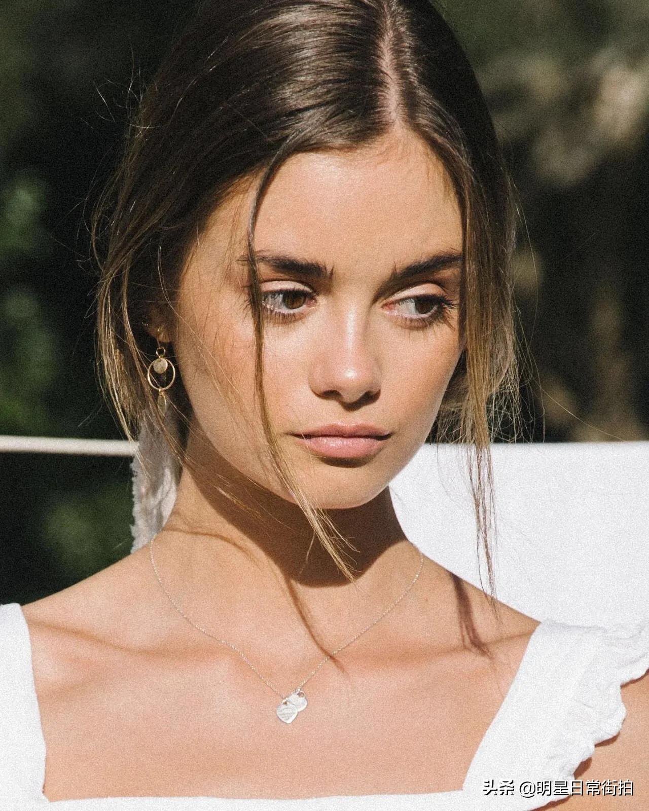 Charming and colorful foreign beauties!A magazine photo of actress Kate ...