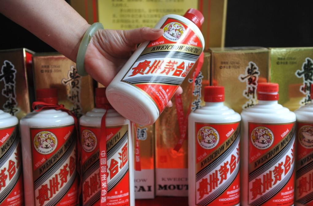 After drinking Moutai, threw the "empty bottle" directly?Listen to my ...