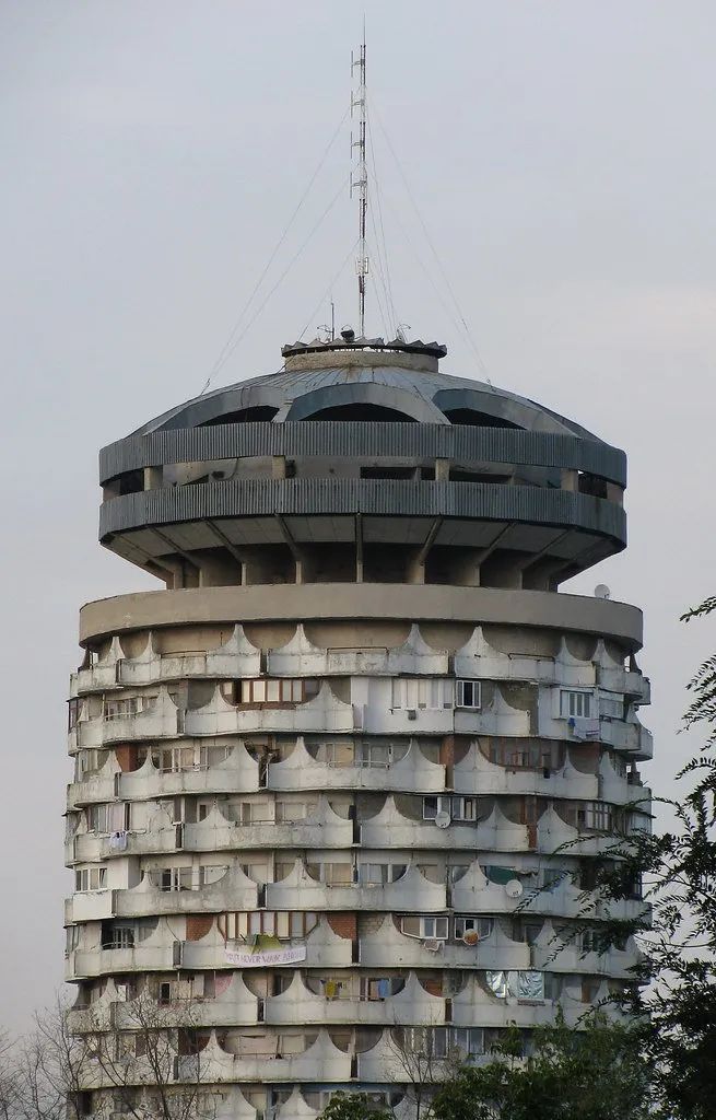 Strange Soviet residential building - iNEWS