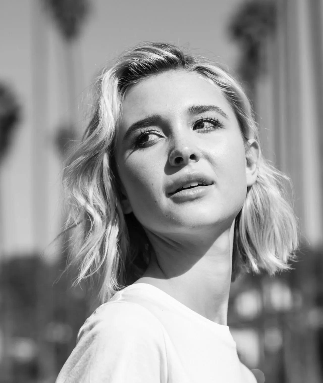 Beautiful actress: Isabel May - iMedia