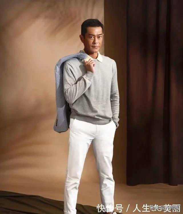 Louis Koo, 48, took a photo for charity - iNEWS
