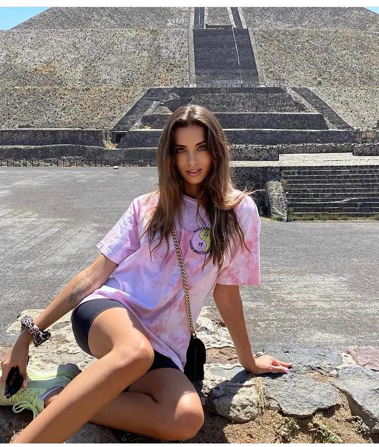 Russian model Elizabeth Lizakovalenkoo - iNEWS