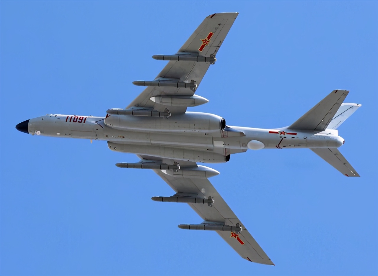 How long does the strategic bomber live? Horizontal comparison, B6 is ...