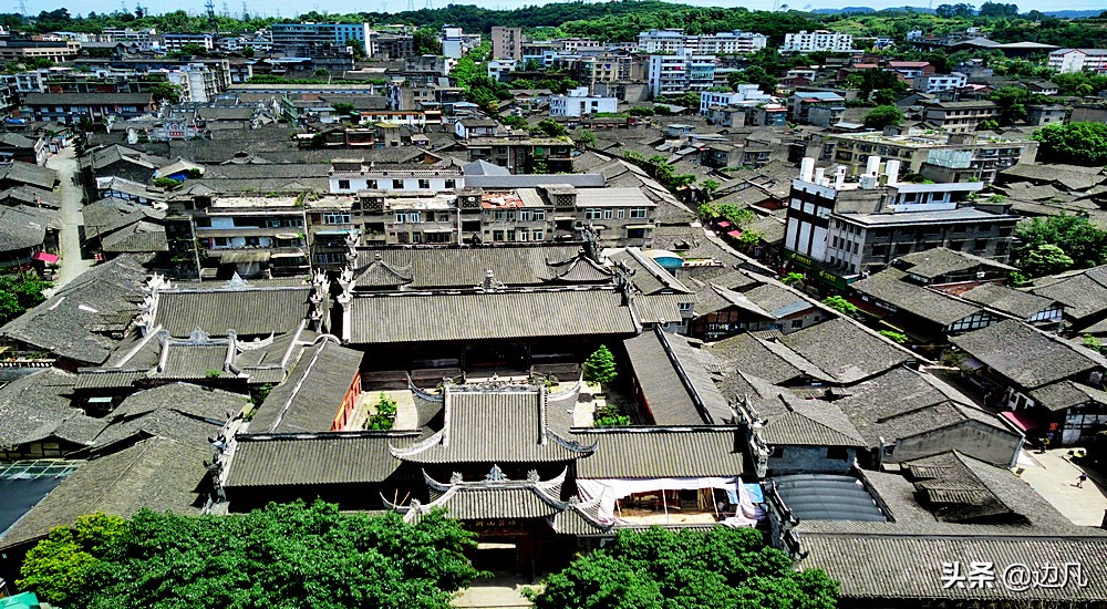 A small town on the edge of the Yangtze River-Lizhuang Ancient Town ...