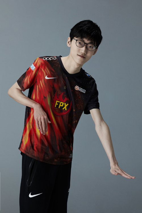 FPX定妝照第三彈出爐！牛寶的姿態絕了：與Shy哥師徒聯動 - 資訊咖