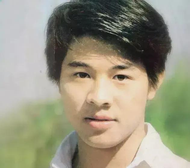 After Jet Li became popular, he asked his eldest brother to be an assistant with an annual ...