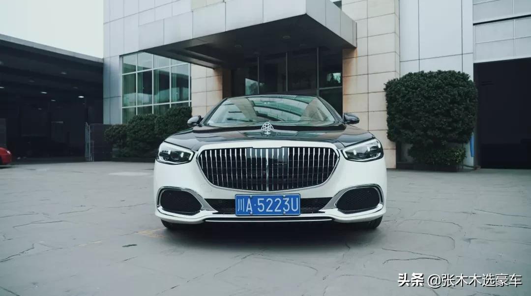300,000 selected Maybach S two-color body, not to mention expensive, it ...