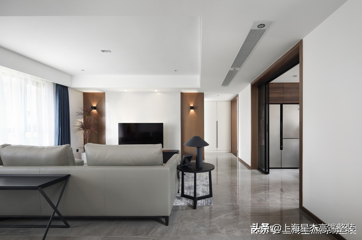 185 square meters of modern and simple apartment houses, the big white ...