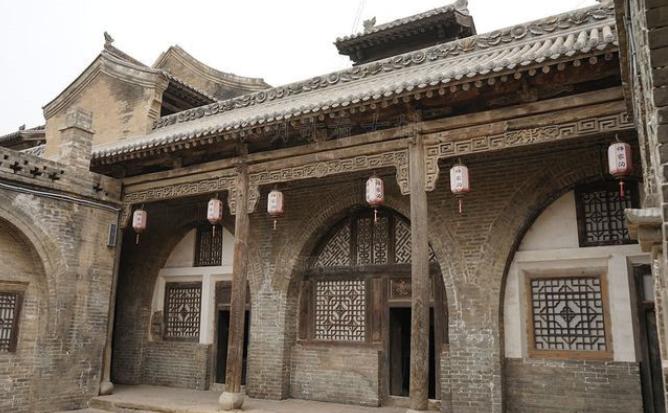 In ancient times, how did paper-pasted windows withstand wind and rain ...