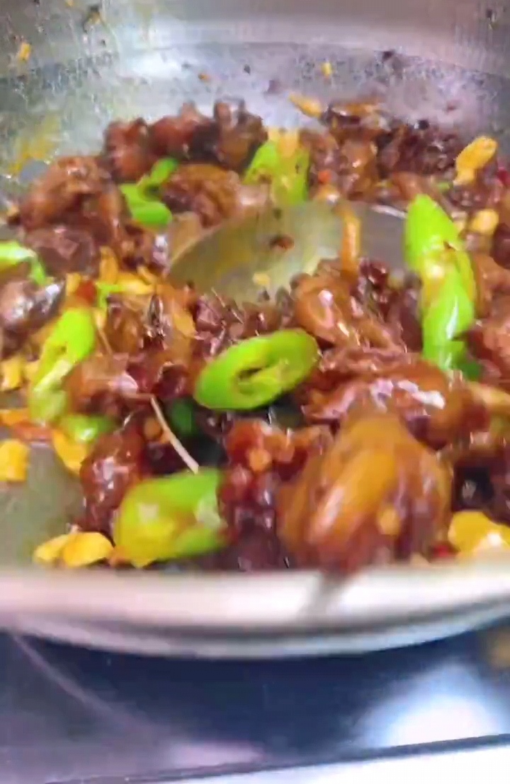 Today's gourmet food, stir-fried chicken offal, chicken offal is like ...