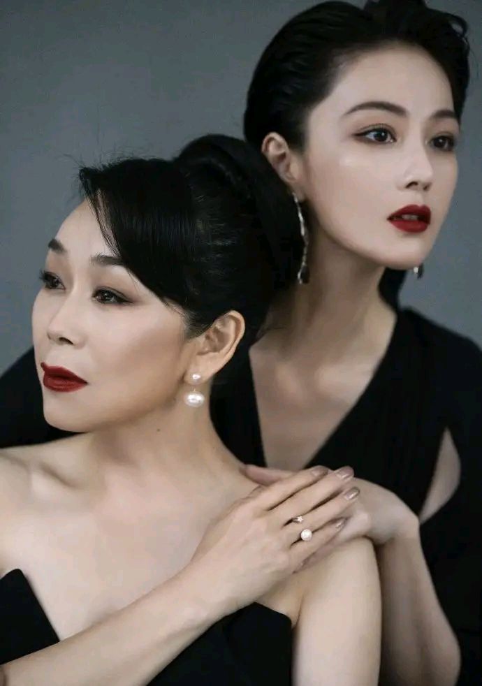 Gossip breaking news: Yang Ying, Nigmaiti, Yue Yunpeng, Bai Baihe, Zhang Xinyu, Dong Xuan, Lu ...