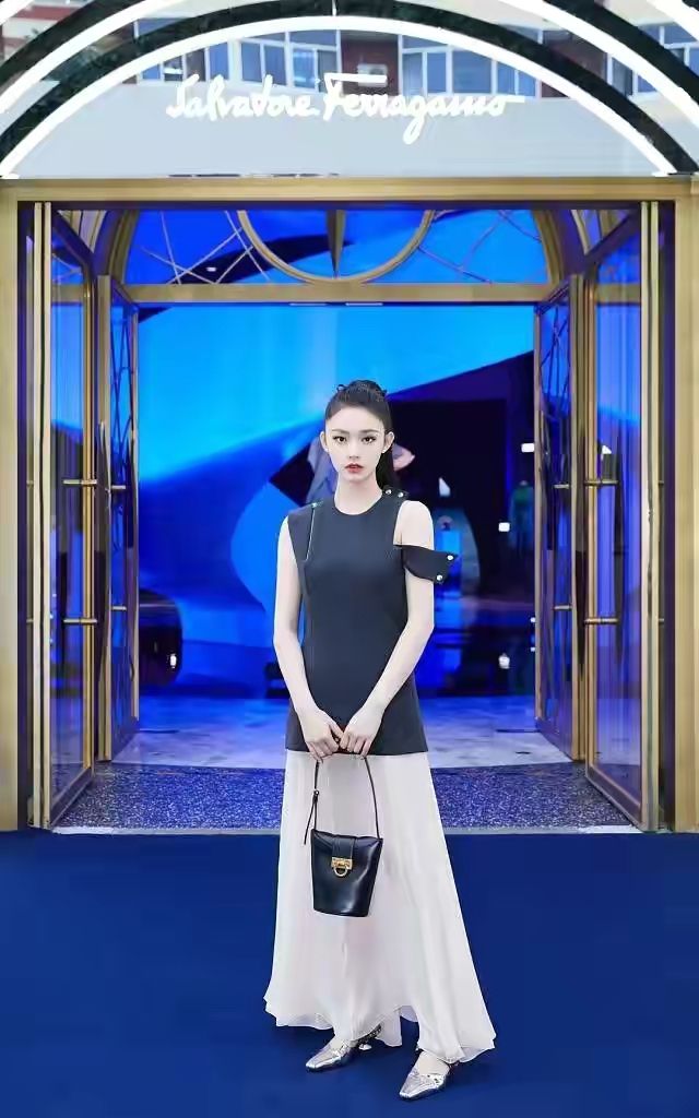 星女郎林允 資訊咖