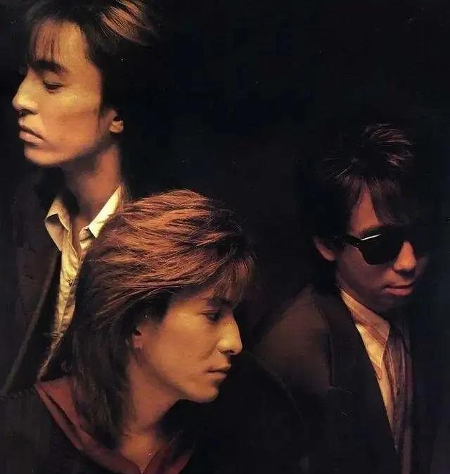 The 16-year-old talented singer hits the Asian music scene: when she ...