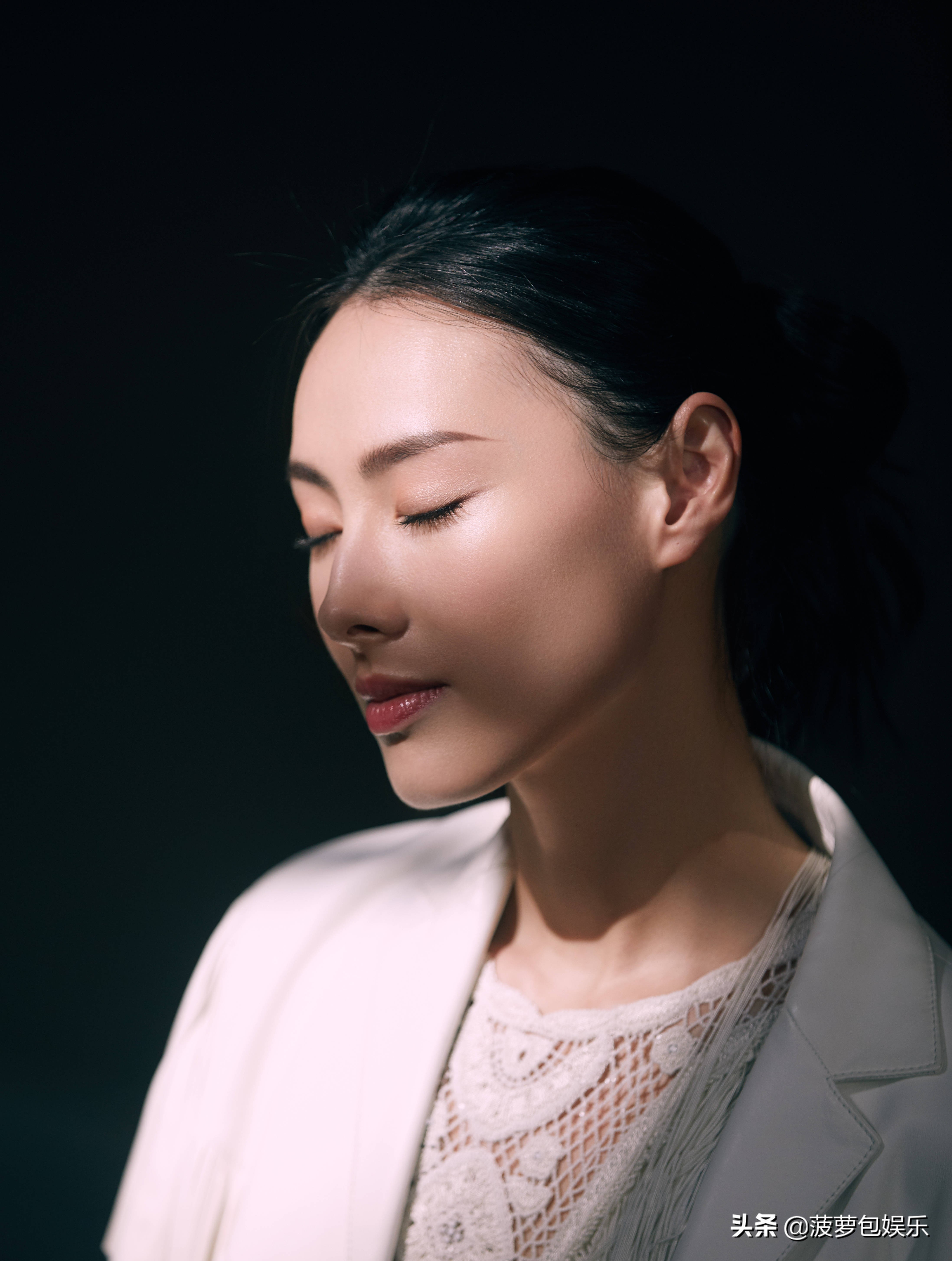 Liang Luo Shi: He was originally the darling of the Emperor, but fell ...