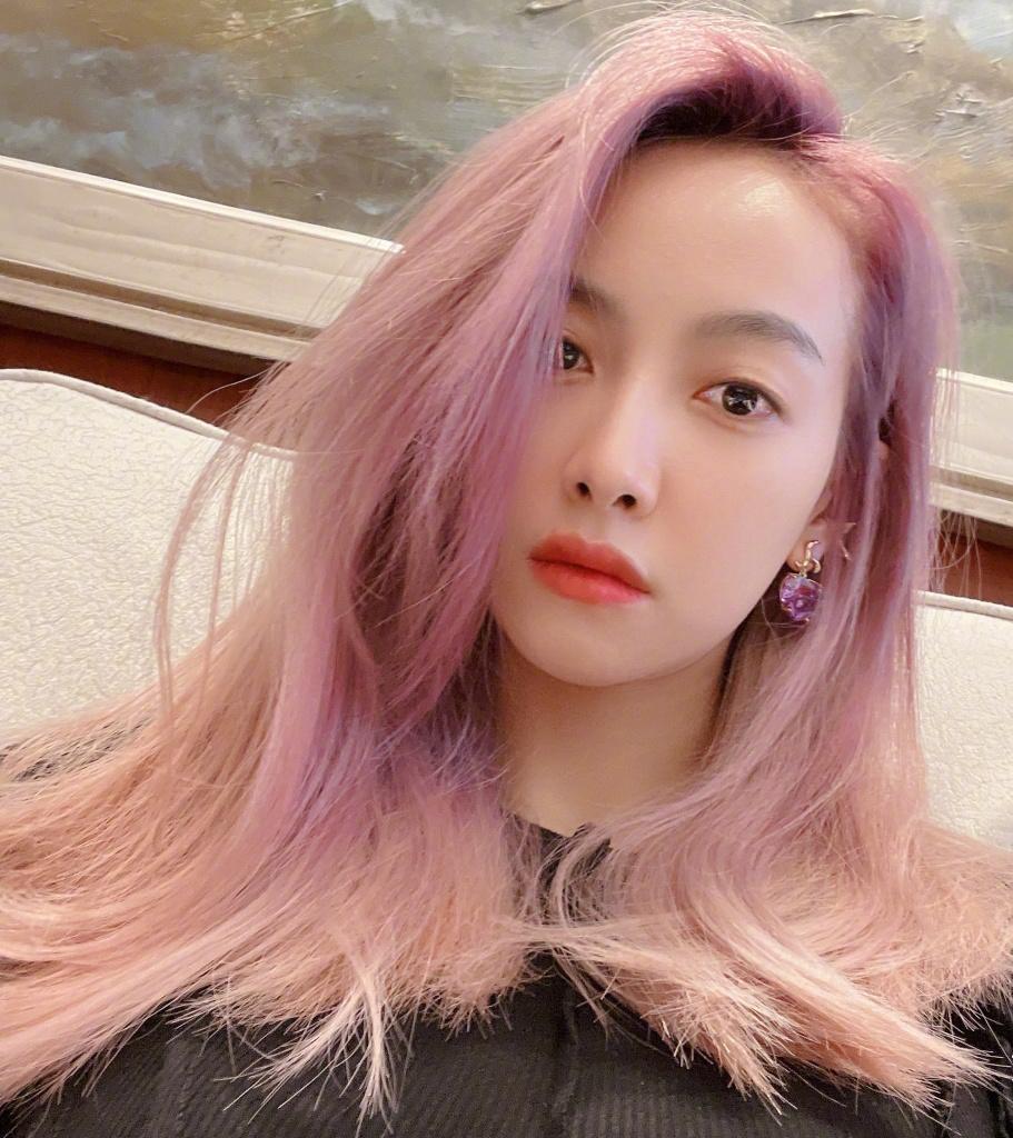 Is Song Qian showing her hair or her waist? She wears umbilical and ...