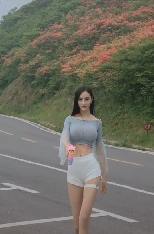 Wu Chunyi fighter in Chinese model - iNEWS