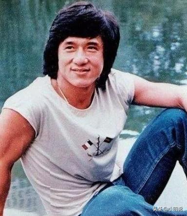 "Big Brother Huaxin" Jackie Chan suddenly realized that his wife Lin ...