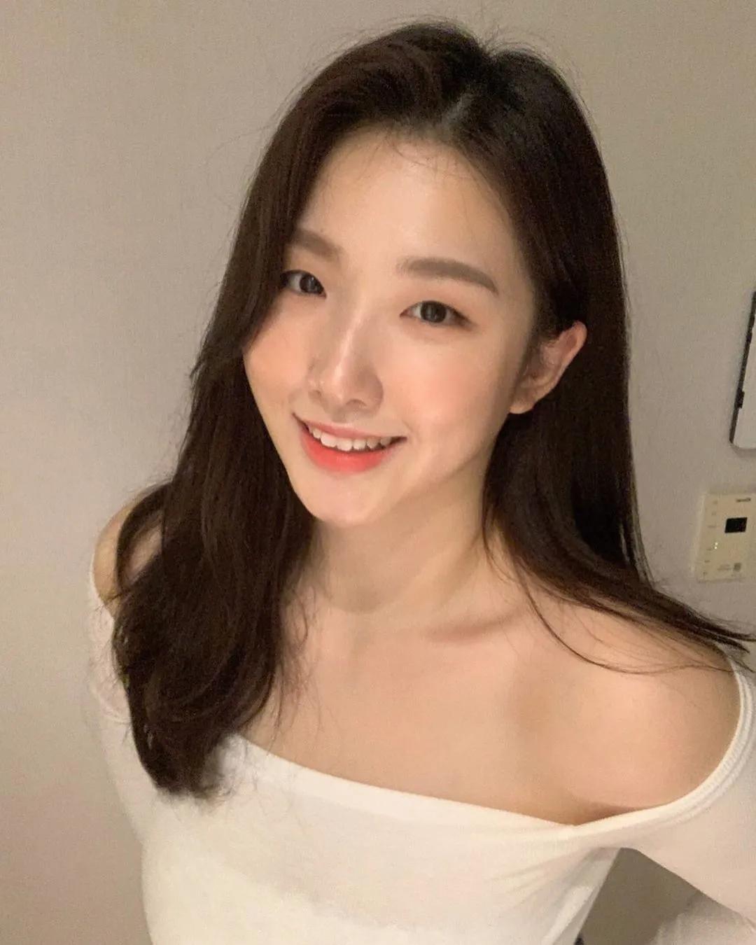 韓國美女模特Nayoon，笑容真甜美 - 頭條匯