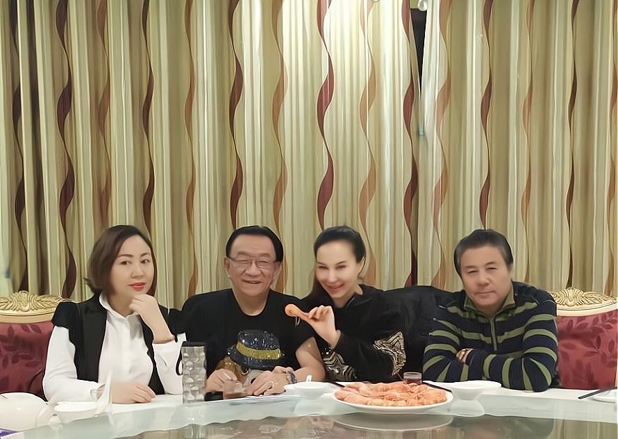 Hou Yaohua is on the table again, and the female apprentice Anna Jin ...