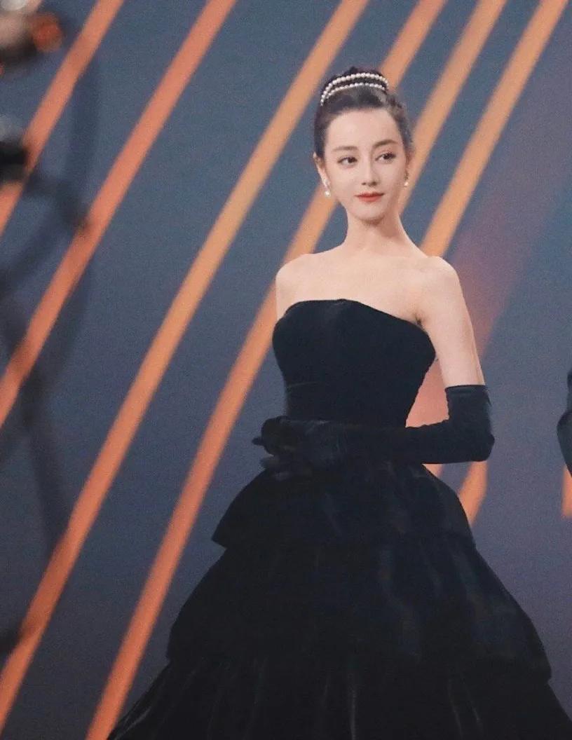 Di Lieba is sassy and immortal, perfectly side-faced... - iNEWS