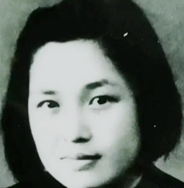 Chen Lian: The secret agent lurking next to Chiang Kai-shek, Chen Bui's ...