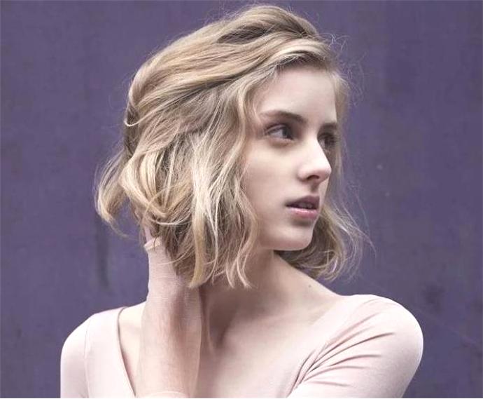 The new French supermodel, 181 long legs are very eye-catching, 6 moves ...