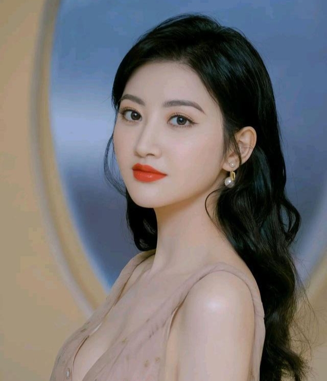 Entertainment News: Yang Zi, Zhang Yixing, Yang Yingjing, Zhou Yangqing ...