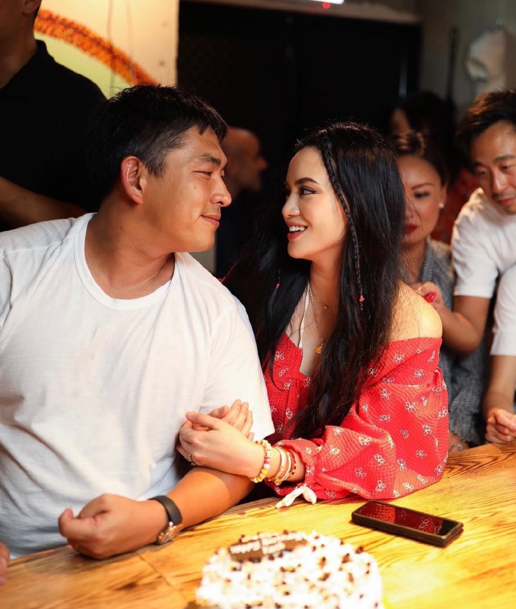 Lin Tian'er celebrated her husband's birthday, He Zhengde has white ...