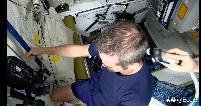 How do astronauts maintain personal hygiene in space? - iNEWS