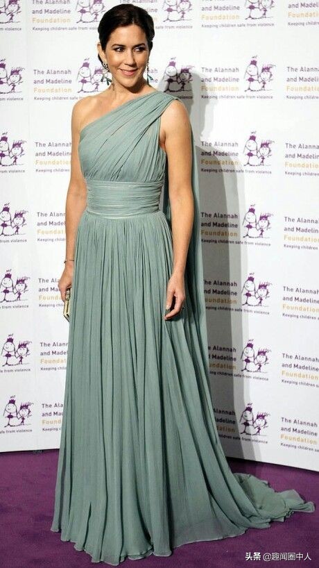 First-class texture and tailoring!Everyone loves the Greek goddess ...