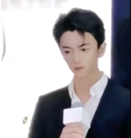 How exaggerated are the beauty effects for celebrities?Lin Gengxin ...