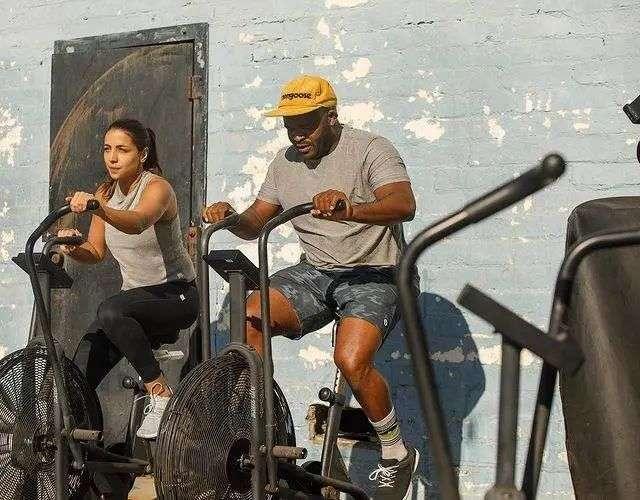 Sun Zhengyi ended up with 400 million U.S. dollars. The men's yoga ...