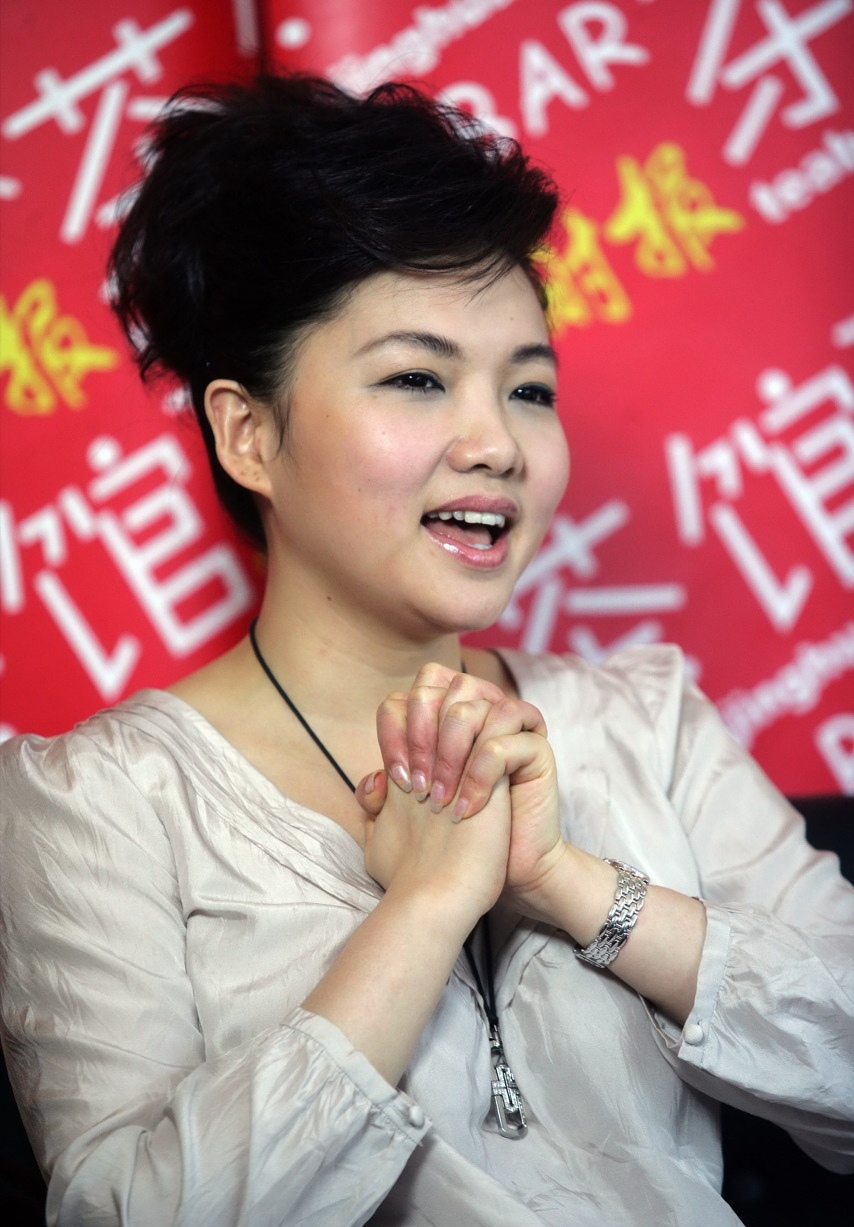 Wang Li, soprano singer of Kongzheng Cultural Works Troupe, national ...