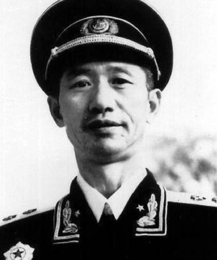 The 13th army commander Zhou Xihan made an unannounced visit to the ...