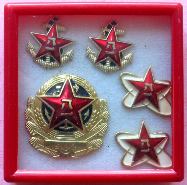 Cap badge collection • Type 87 PLA three-service cap badge - iNEWS