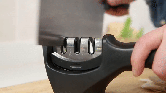 What should I do if the kitchen knife is dull and can't cut?The master ...