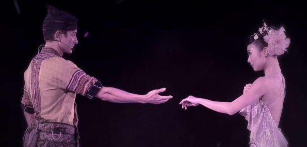 Andy Lau, the "queen female dancer", followed Hua Zai at the age of 16 ...