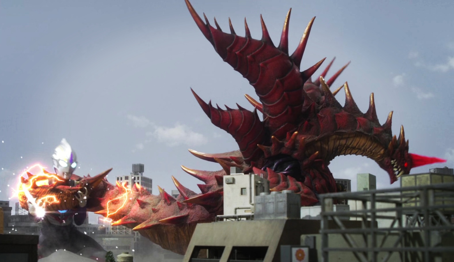 The final bosses in the two Ultramans, after changing their colors and ...
