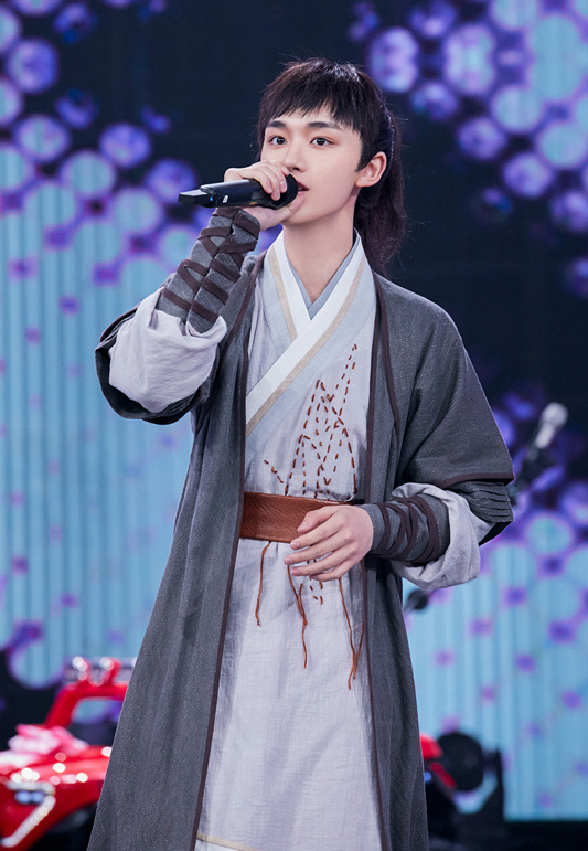 Ding Chengxin was hidden in the snow?The footage of the party was ...