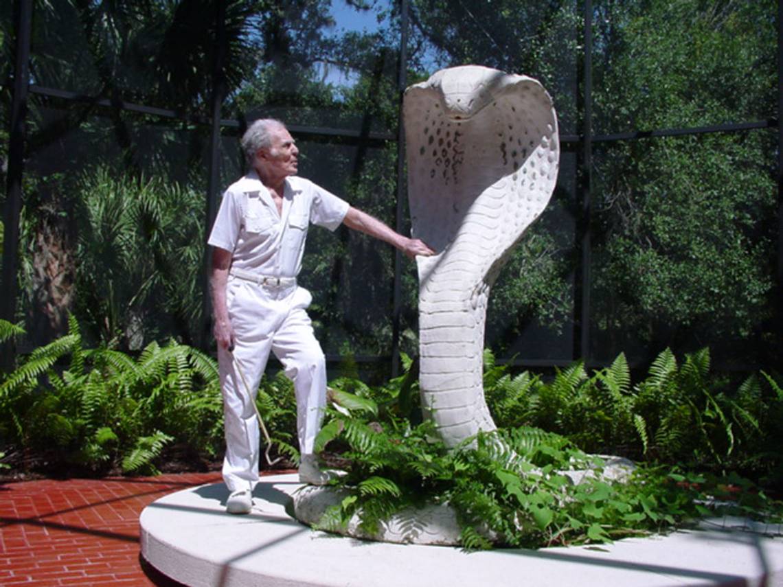 The man kept nearly 10,000 snakes in captivity, was bitten 173 times ...