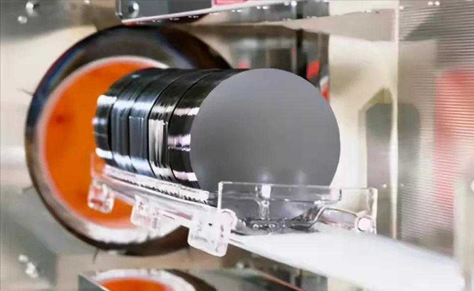 360,000 wafers!The first domestic lithography machine landed, and Zhang ...