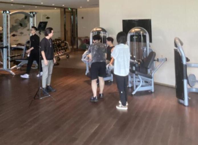Fahrenheit members were kicked out of the hotel, suspected of using ...