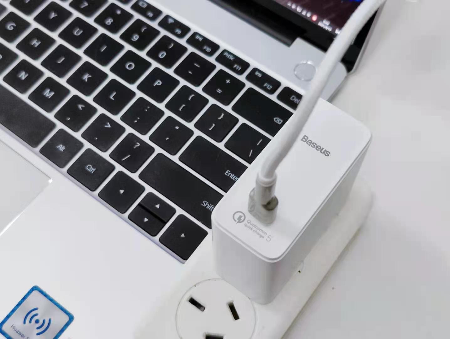 Baseus 100W QC5 GaN charger, high-speed charging is very light - iNEWS