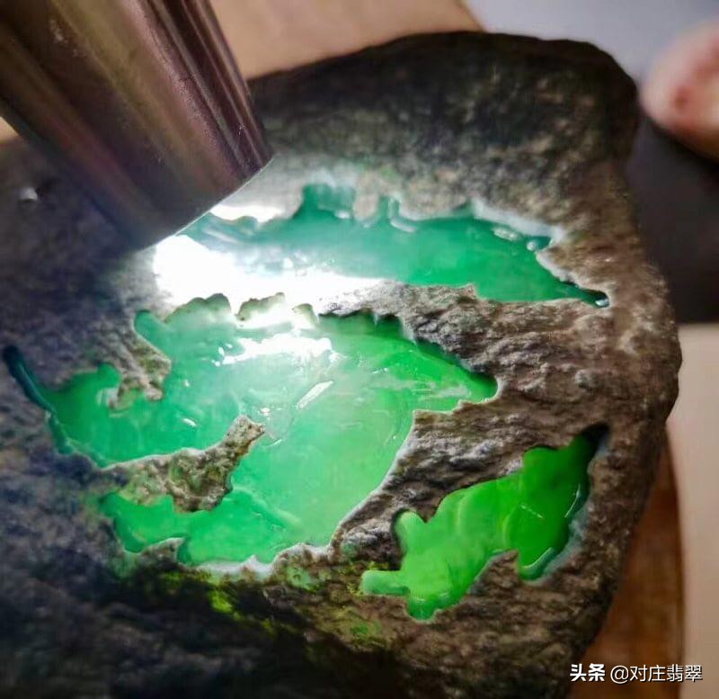 The jade live broadcast room "gambling on stones" continues. Why do ...