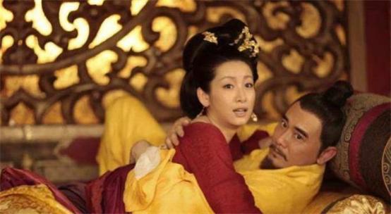 In ancient times, if a concubine was unfaithful, what method would the ...