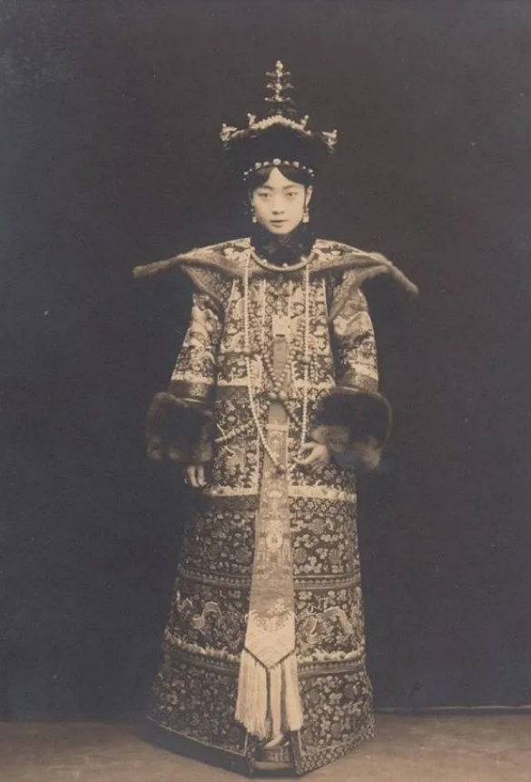 Wan Rong, the last queen of China: smoked opium, cheated, went crazy in ...