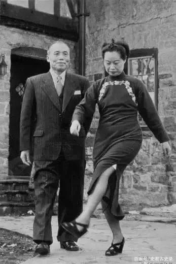 Li Youlin, the eldest son of Li Zongren, cried bitterly at the 100-year ...