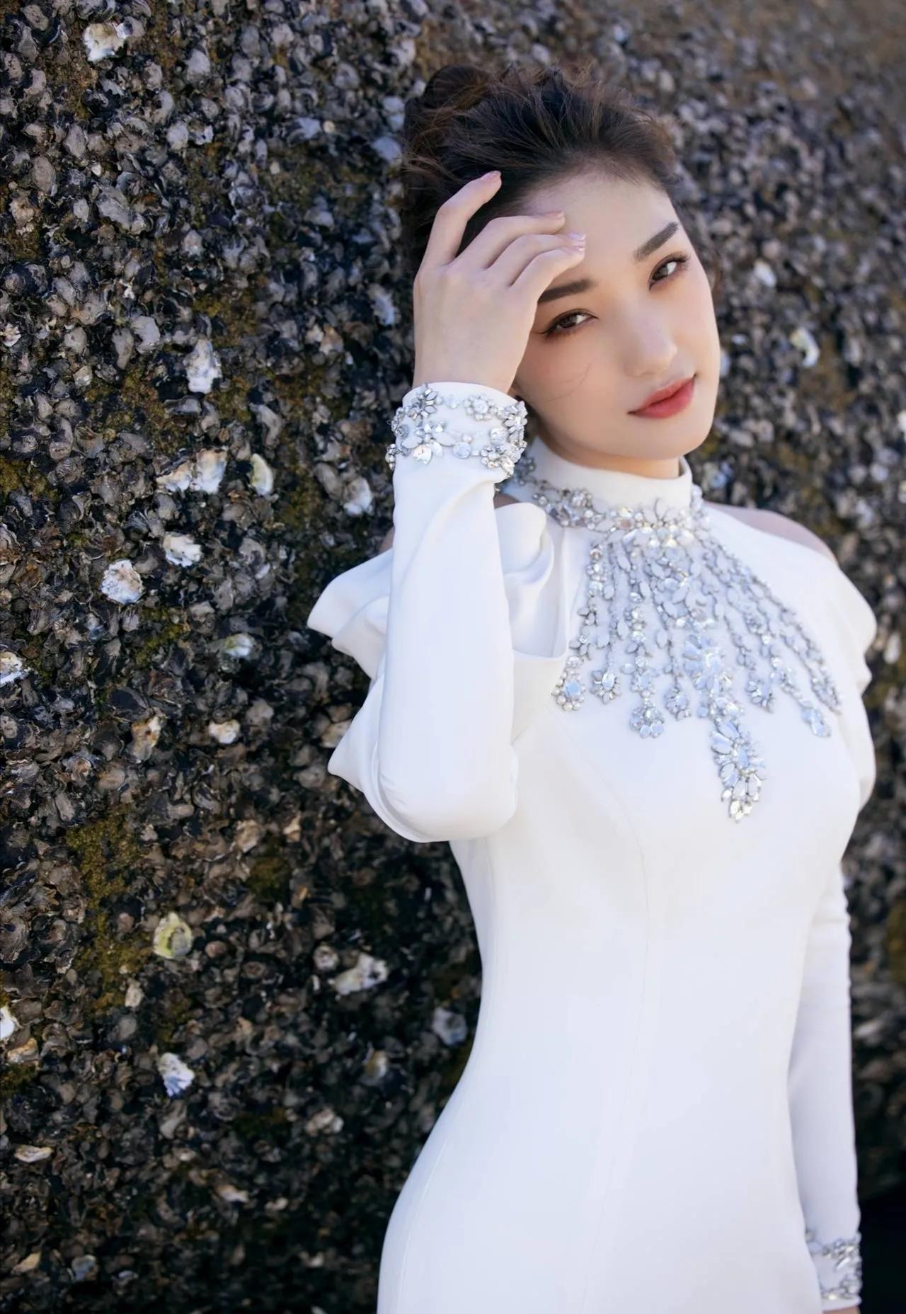 Movie Channel Host Lan Yu - iNEWS